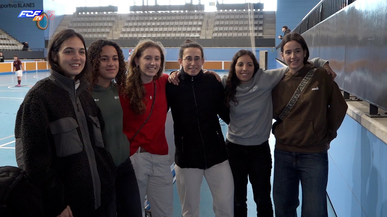 Una àmplia representació del primer equip de l'AE Les Corts UBAE visita ...