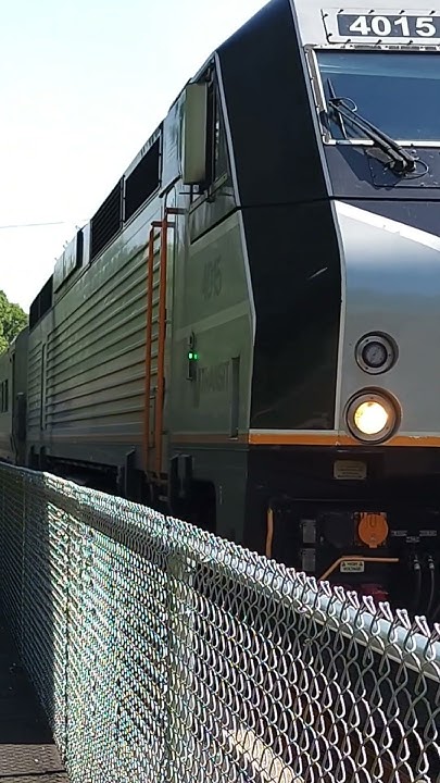 Flashback: NJT PL42AC #4015 Loud Unrestricted K5LA (Crossing Sequence) #shorts #fyp - YouTube