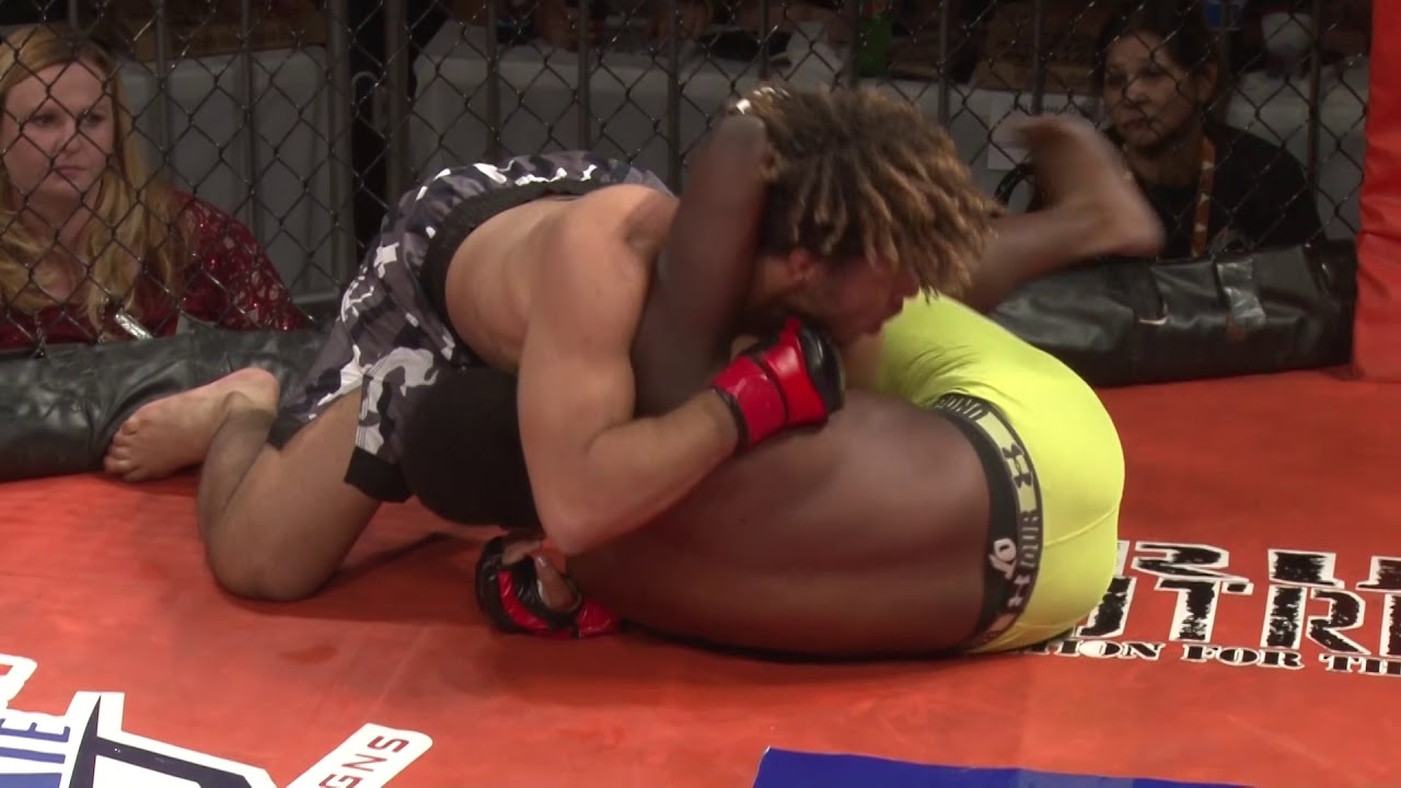 Donte McKenzie vs Myron Reeves - YouTube