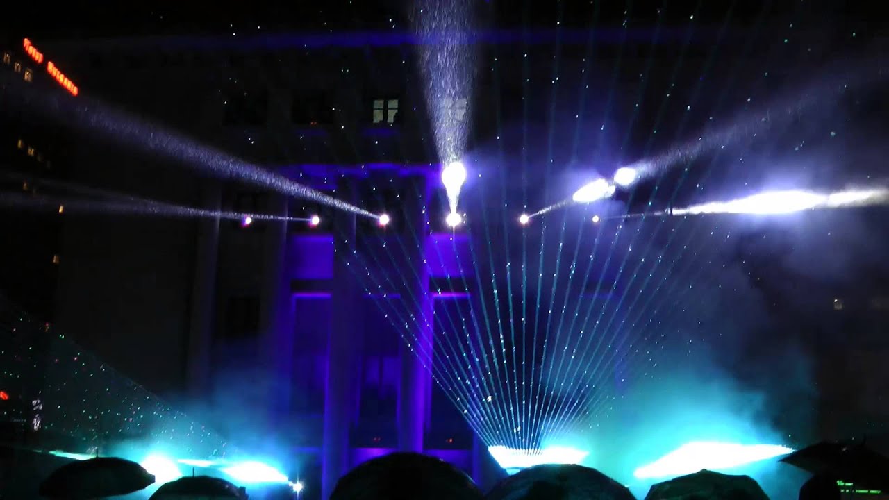 Amazing 3D projection mapped on Burgas City hall - 2013 - YouTube