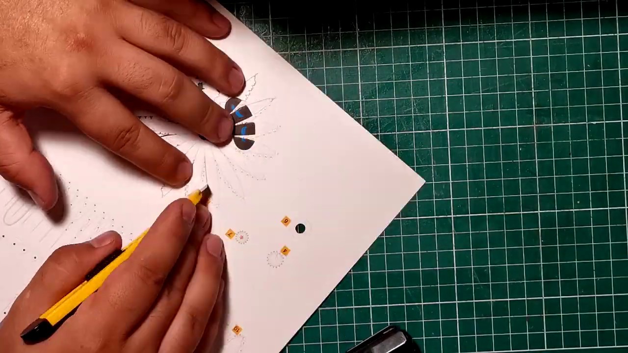Modelado de Eva de Wall-e en papel parte 1 - YouTube