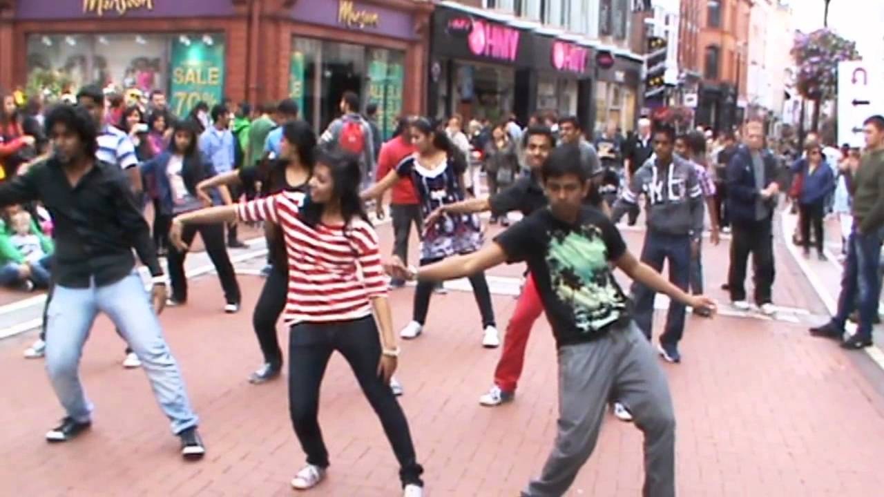 Flash Mob On Grafton Street - Indian Independence Day - YouTube