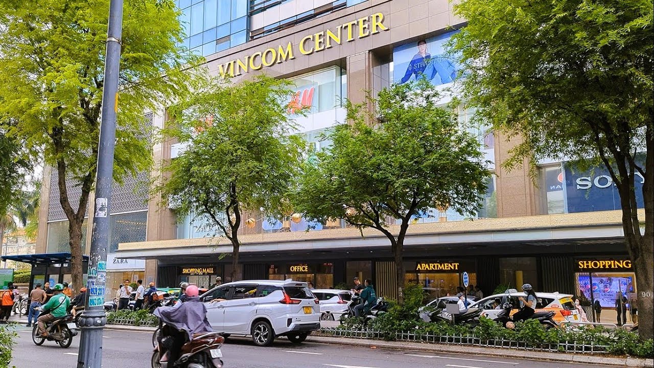Walking through the Vincom Centre - Ho Chi Minh City (Saigon) Vietnam ...