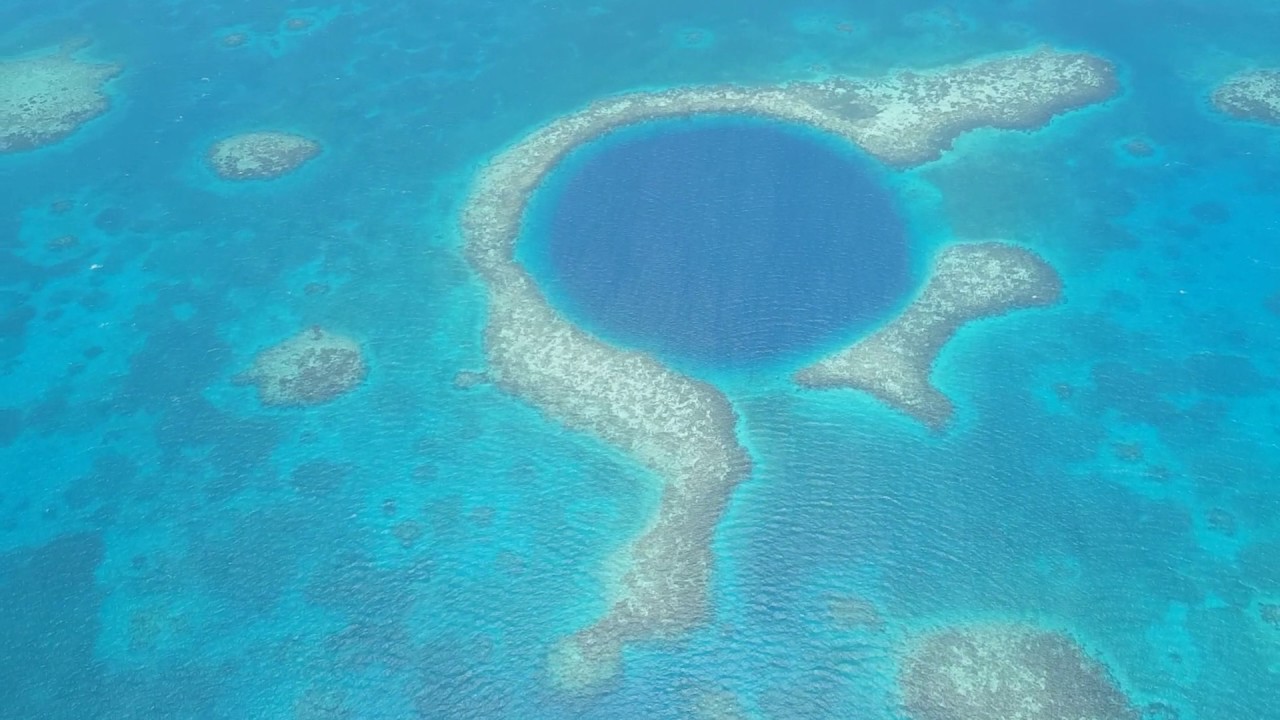 My flight over the Big Blue Hole, Belize / Mi vuelo sobre el Gran ...