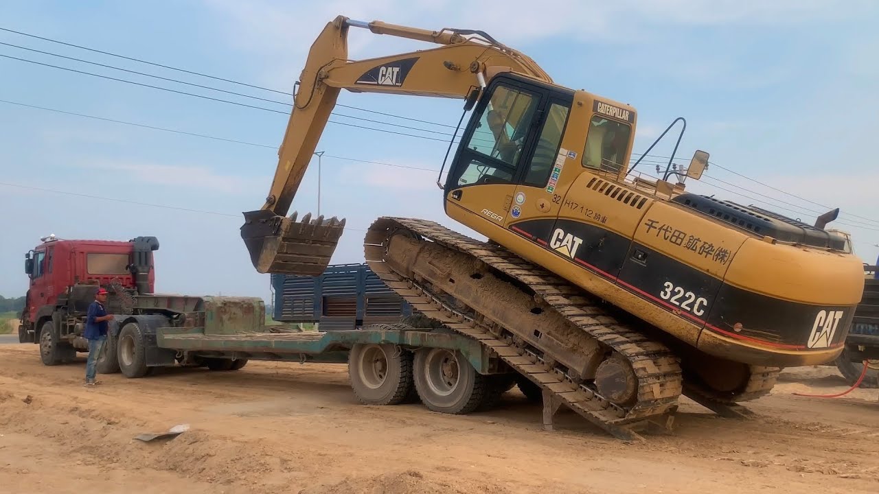 Caterpillar Excavator Loading On Trailer Truck ...