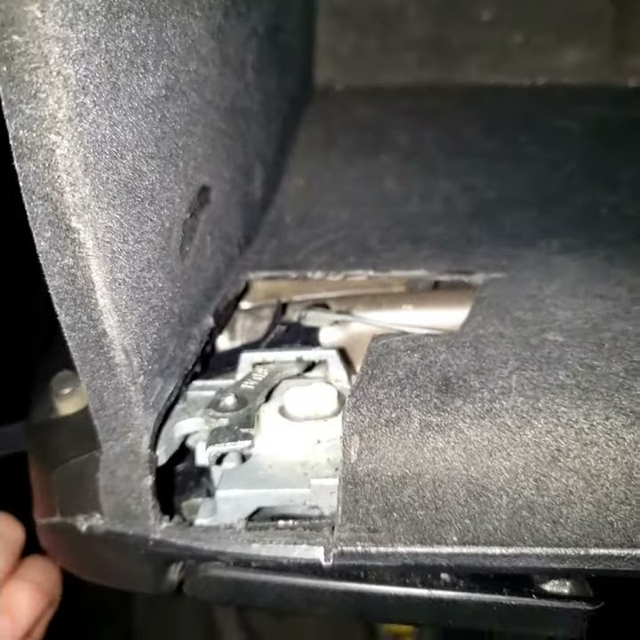 2004-2008 Acura TSX Glove Box Latch (Broken) - YouTube