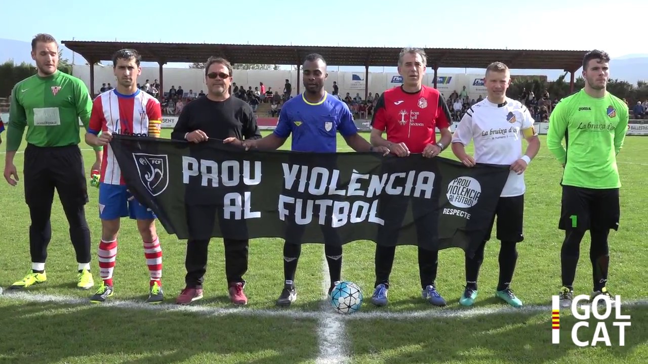 [VÍDEO] El CF Tremp s'endú el clàssic pallarès - YouTube