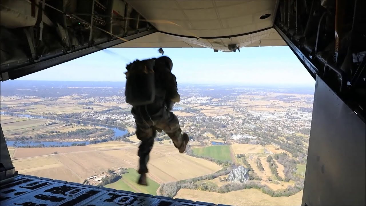 Green Berets Conduct Static Line Jump with Australian Army - YouTube