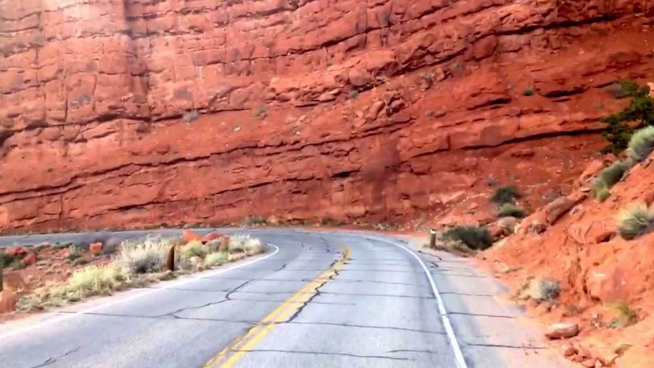 Driving through Canyonlands Utah - YouTube