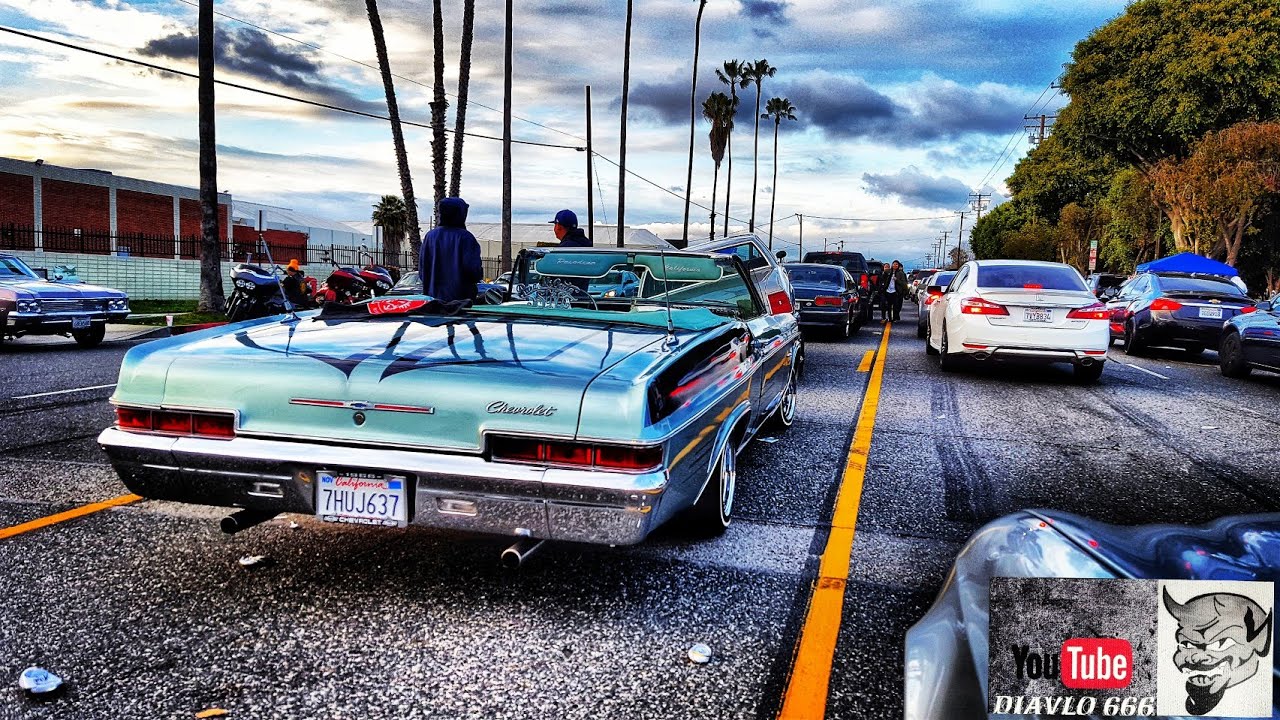 Lowriders hopping competition on Sunday Funday - YouTube