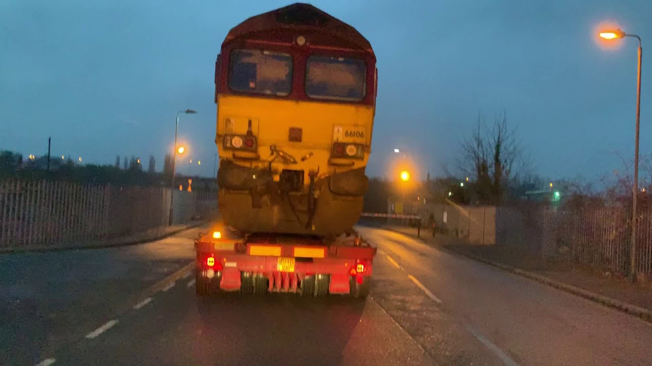 Train Truckers Allelys Heavy Haulage loaded with a Class 66 Move into ...