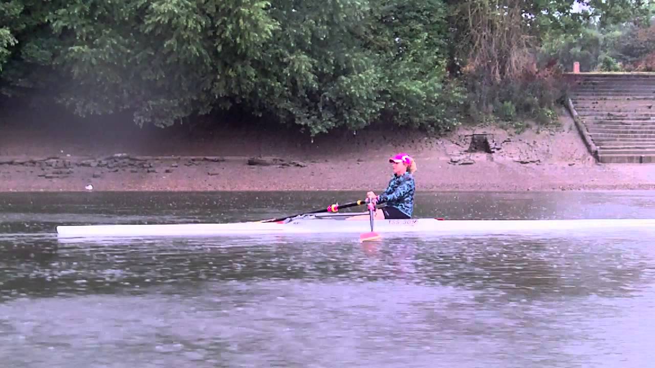 sculling courses at Tideway Scullers School - YouTube
