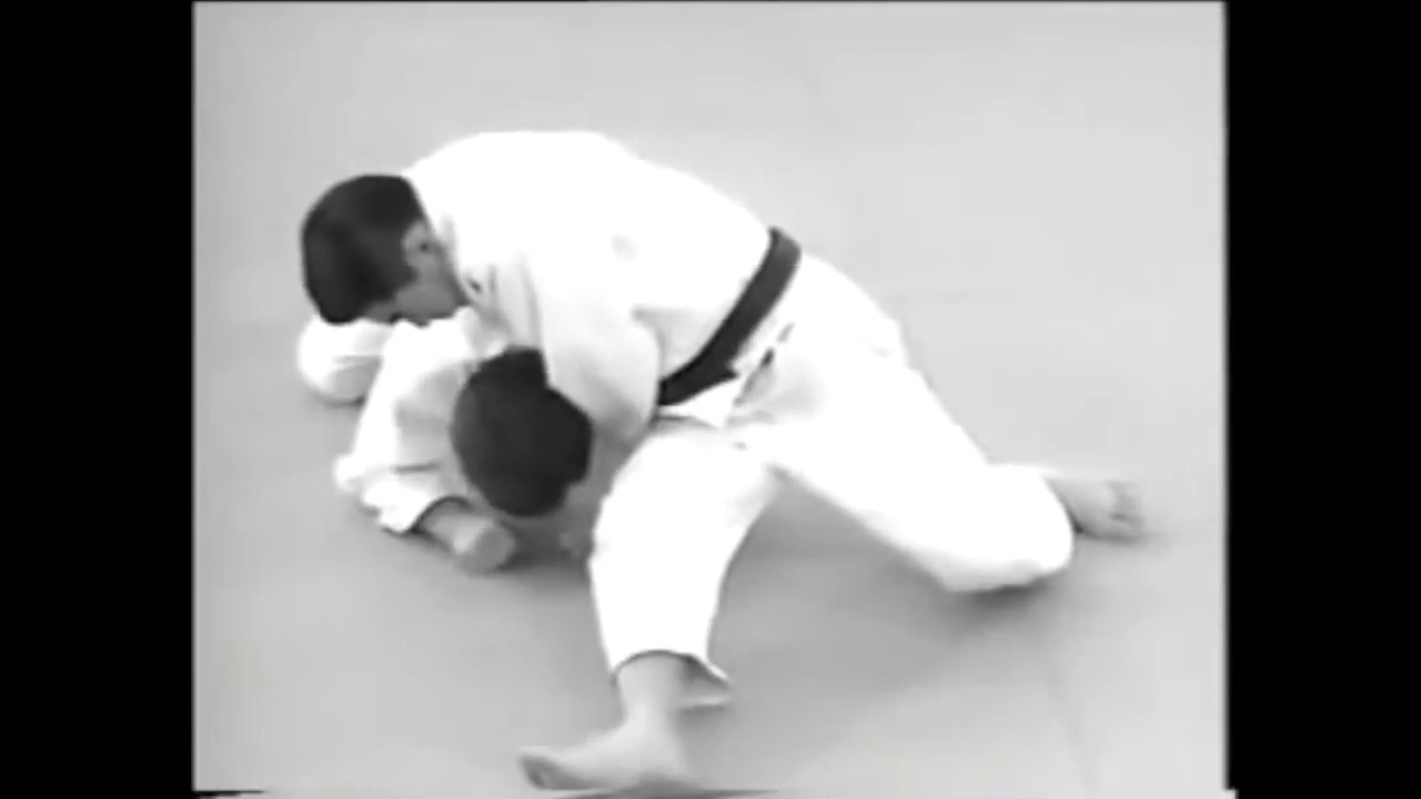 Judo hip strangle – koshi jime - YouTube
