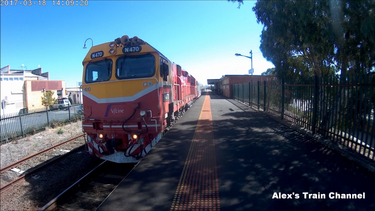 Up & down Bairnsdale V/lines at Morwell Station - 18.3.17 - YouTube