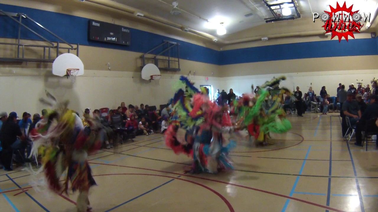 Teen Boys Fancy Dance @ Nekaneet Powwow 2016 - YouTube