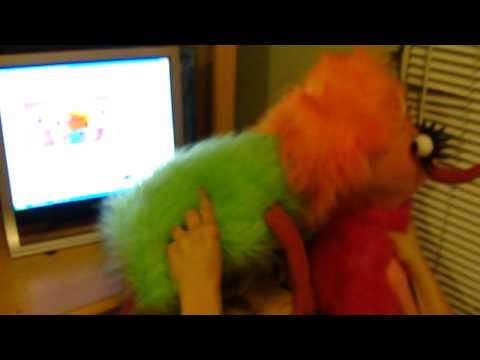 Mahna Mahna and Snowths Muppet Dolls Surprise Parody