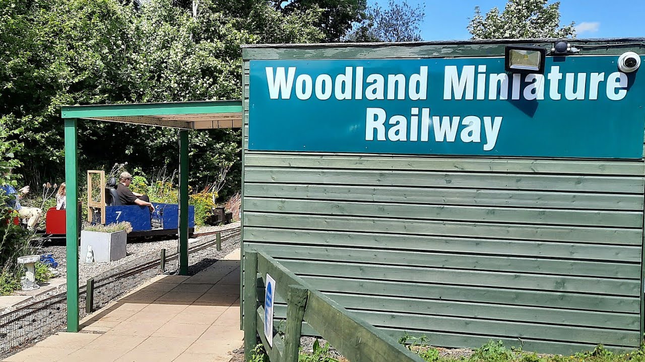 THE KNEES WOODLAND MINIATURE RAILWAY at the East Kent Railway ...