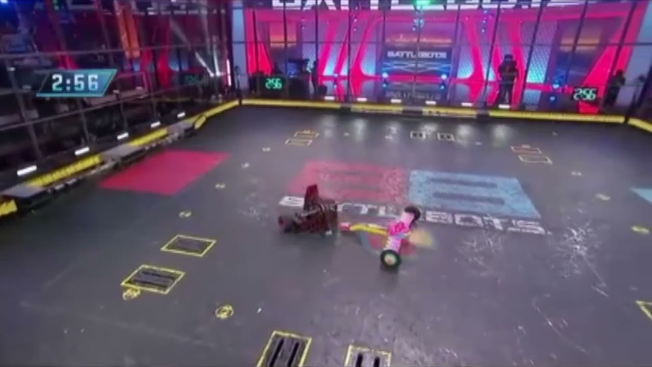 BattleBots UpperCut vs Hijinx. #KnockOut - YouTube
