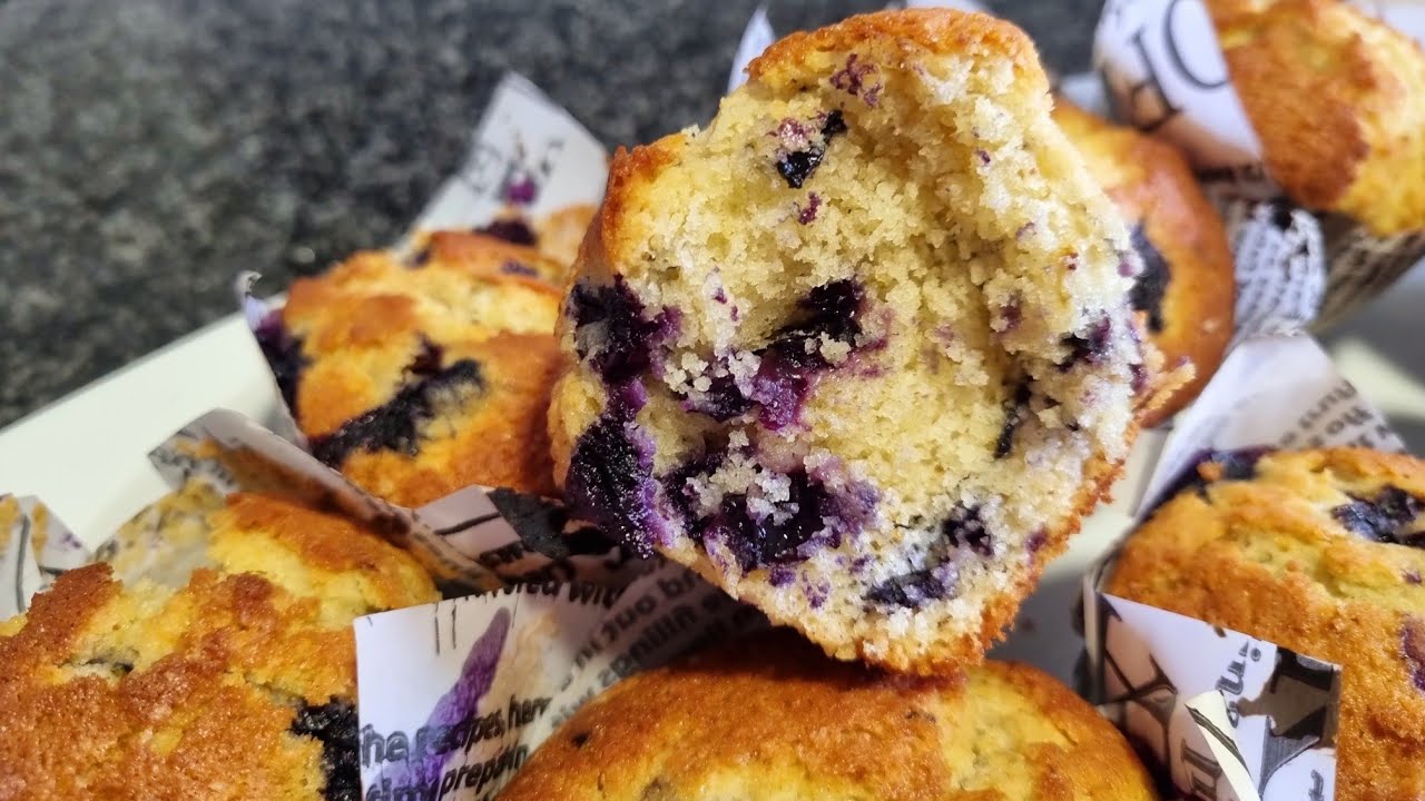 HOW TO MAKE MOIST & FLUFFY BLUEBERRY MUFFINS | BLUEBERRY MUFFIN RECIPE ...