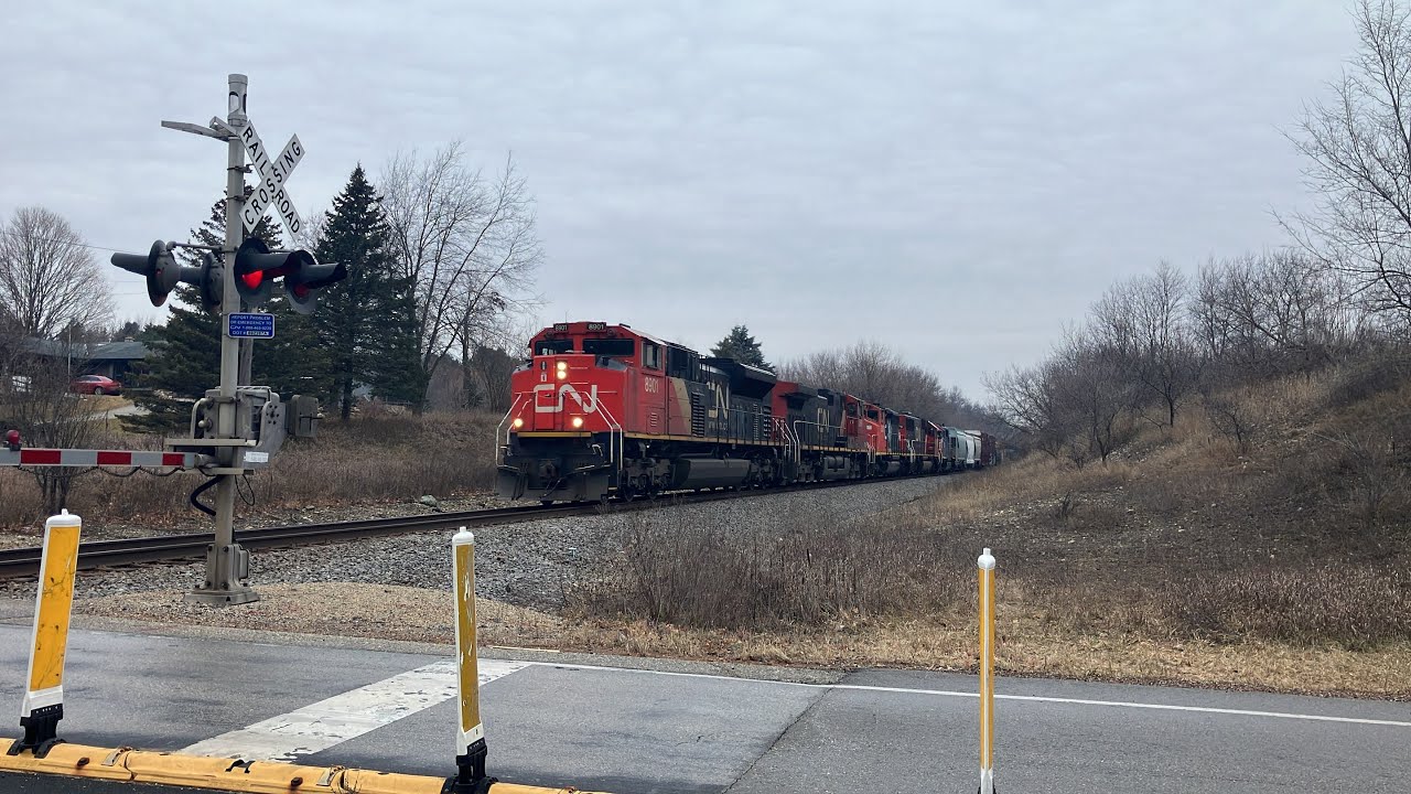 Fast freight with five locomotives! - YouTube