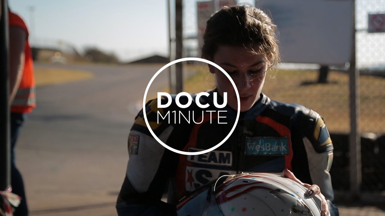 Zoé, The Superbike Racer - YouTube