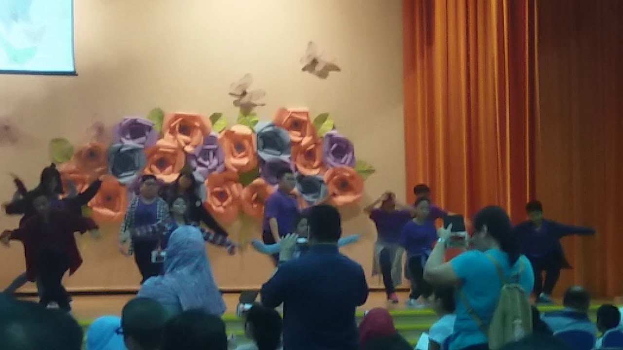 Taylor Swift What you Made me do -East Spring Primary 2017 Graduation ...