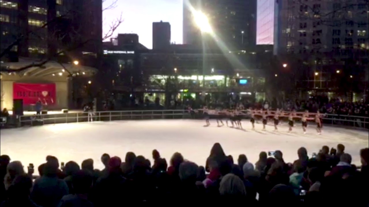 WMU Synchronized Skating Team performs during Light Up Downtown - YouTube