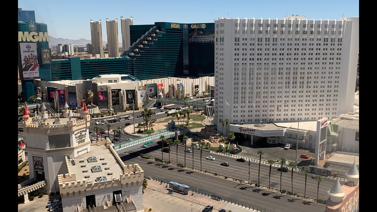 Excalibur Las Vegas Royal Tower Two Queen Strip View Room Tour - YouTube