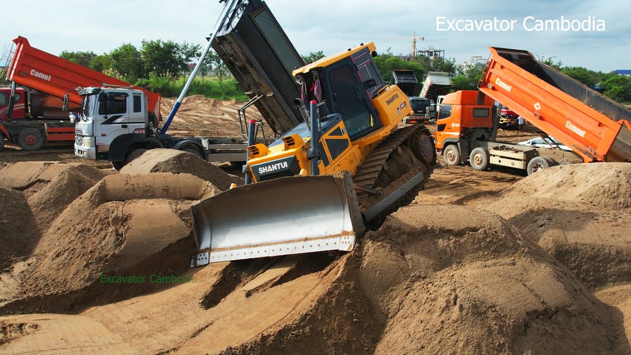 Funny Video ! Runs Well Bulldozer Working Pushing Sand - Dozer Plowing ...