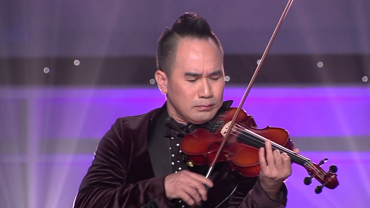 SBTN NHAC THINH PHONG GIÁNG SINH PHỐ MÙA ĐÔNG HOÀ TẤU PIANO & VIOLIN ...