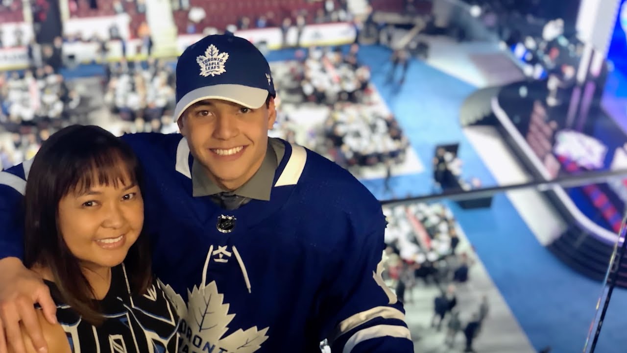 Meet Mercedes Robertson, mother of Jason and Nick Robertson - YouTube