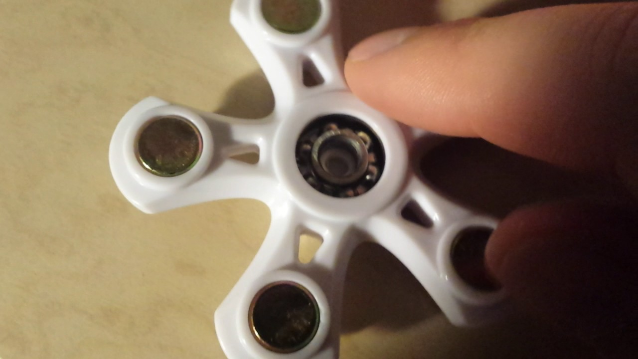Fidget spinner demonstration - YouTube