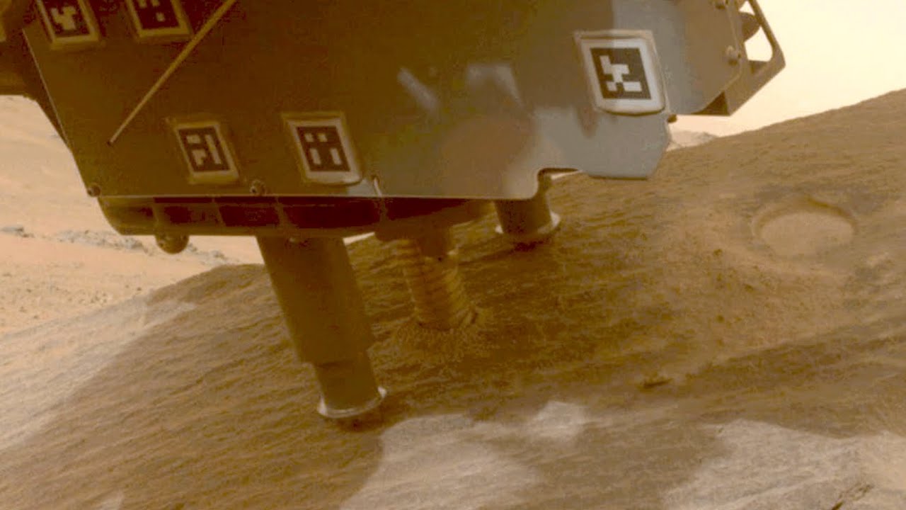 NASA’s Perseverance Rover trapping and preserving a sample with signs ...