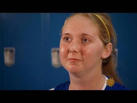 Lauren Hill battles brain cancer with basketball - YouTube