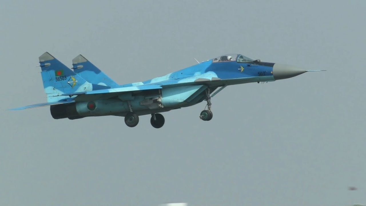 [HD] Victory Day Fly Past 2017 by Bangladesh Air Force: Fighters Return ...