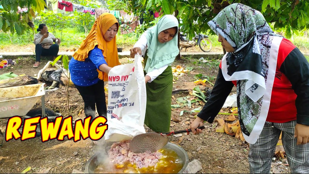 TRADISI REWANG HAJATAN ORANG JAWA | Suasana Masak Ayam Buat Perancisan ...