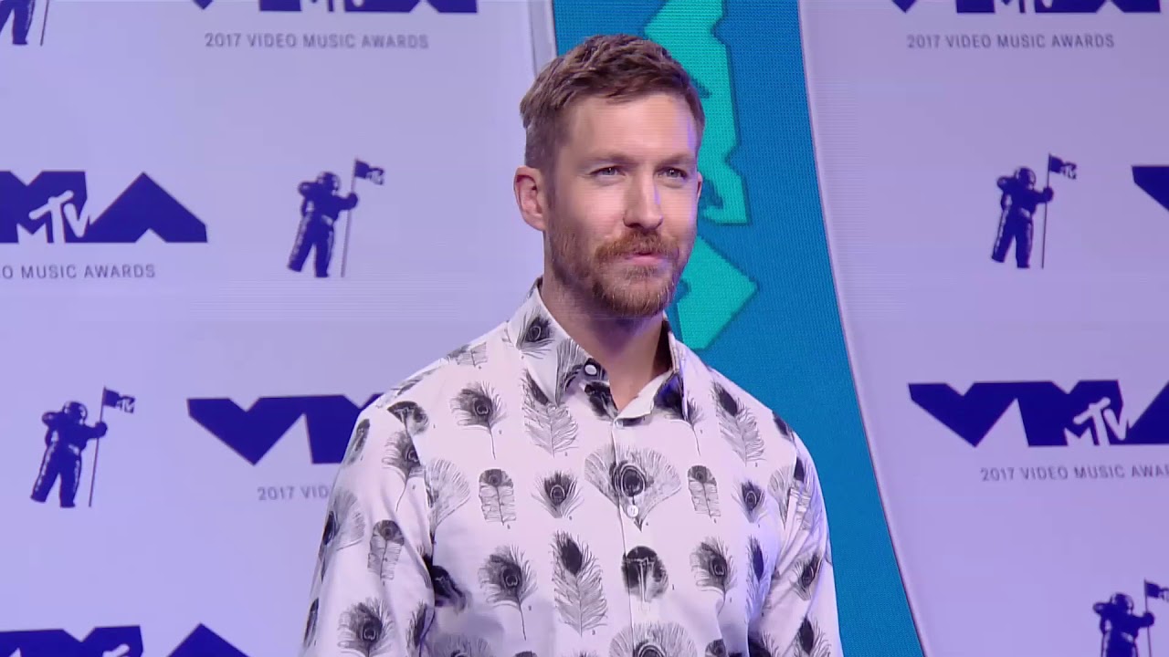 Calvin Harris @ Blue Carpet MTV VMAs 2017 - YouTube