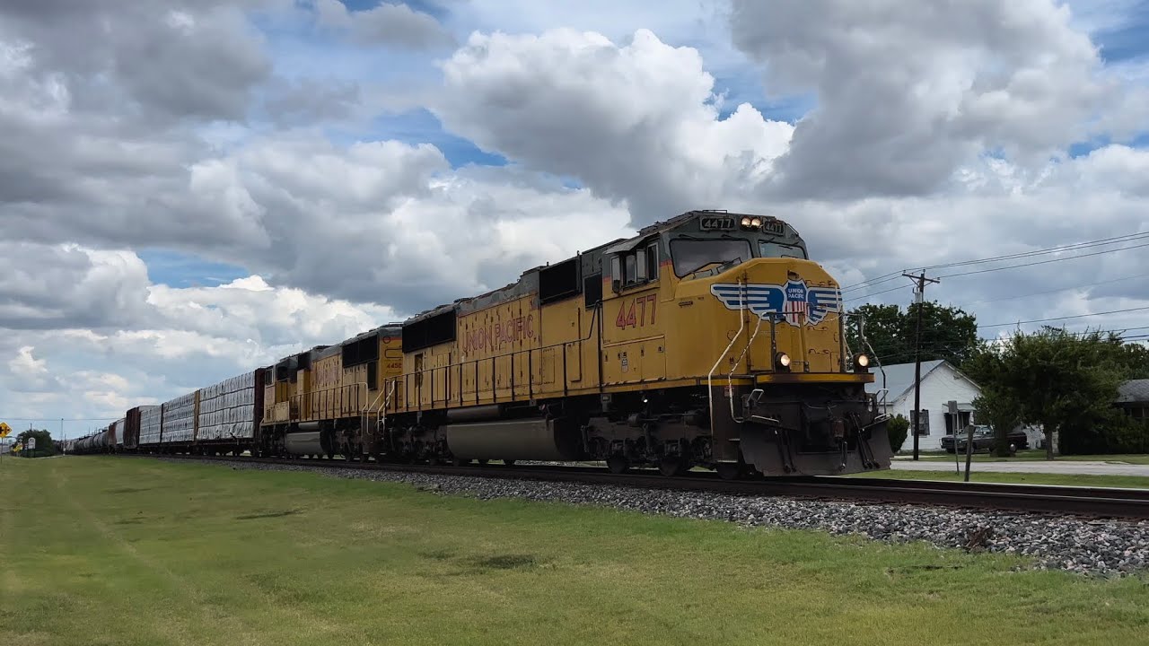 UP 4477 Leads Southbound LAW21 Local Train In Hutto, Texas on 9/2/2024 ...