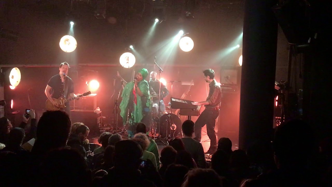 Sahra Halgan aux Transmusicales de Rennes - YouTube