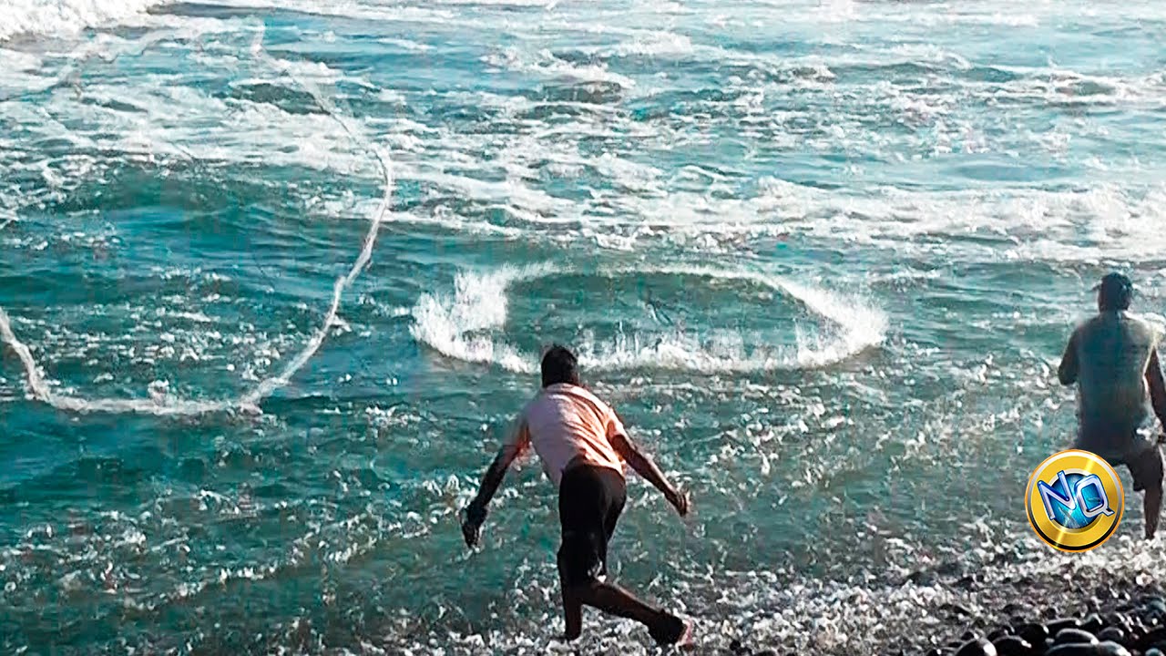 Lances de atarraya en el mar - YouTube