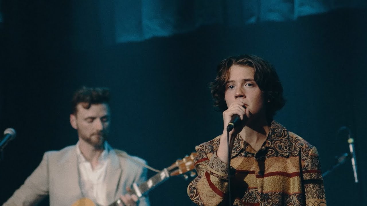 Amelia Day - Pass the Wine (The Cloves) (Live at The Spanish Ballroom ...