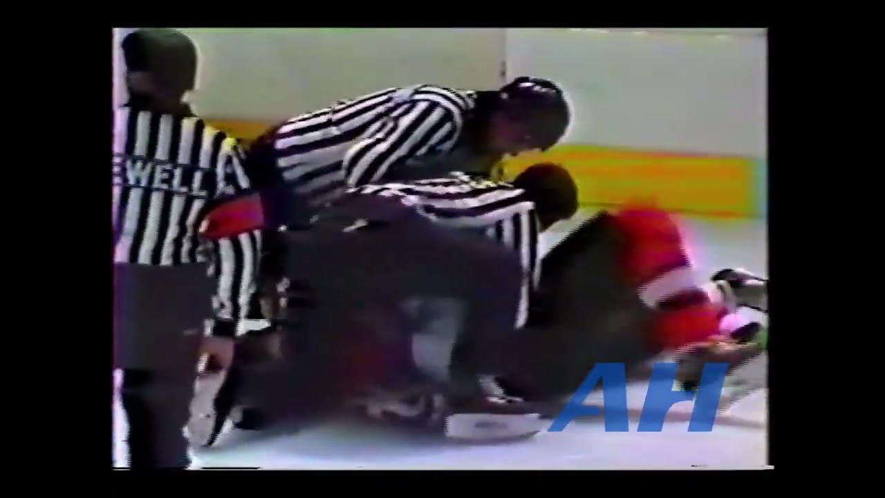 NHL Oct. 13, 1985 Dwight Schofield,WSH v Dave Brown,PHI Washington ...