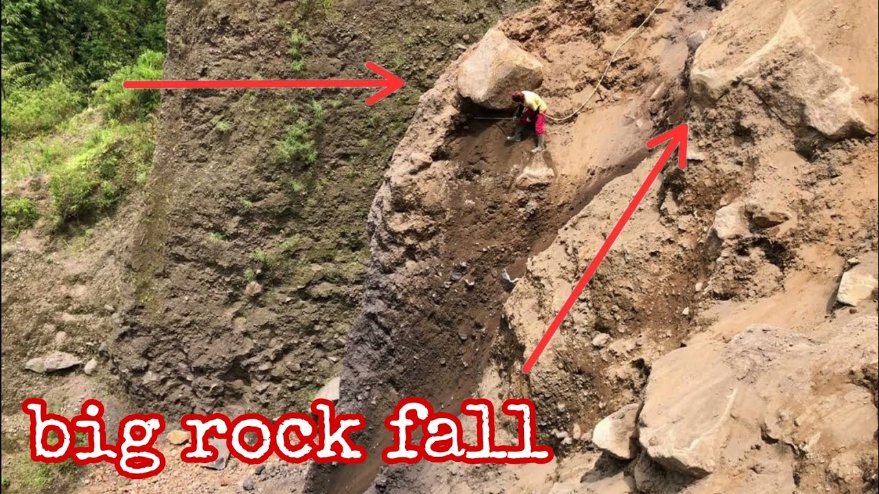 Amazing job..!!! Saw a large rock fall from a cliff - YouTube