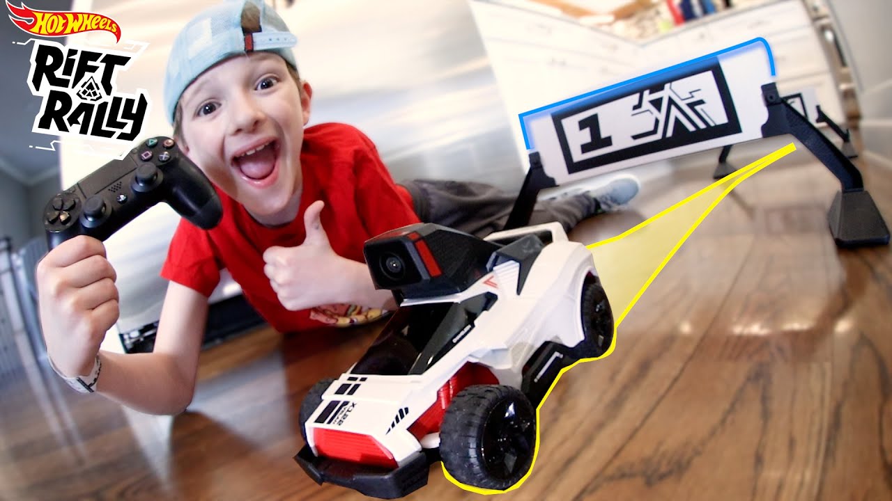 Father & Son HOUSE RC HOT WHEELS RACE - YouTube