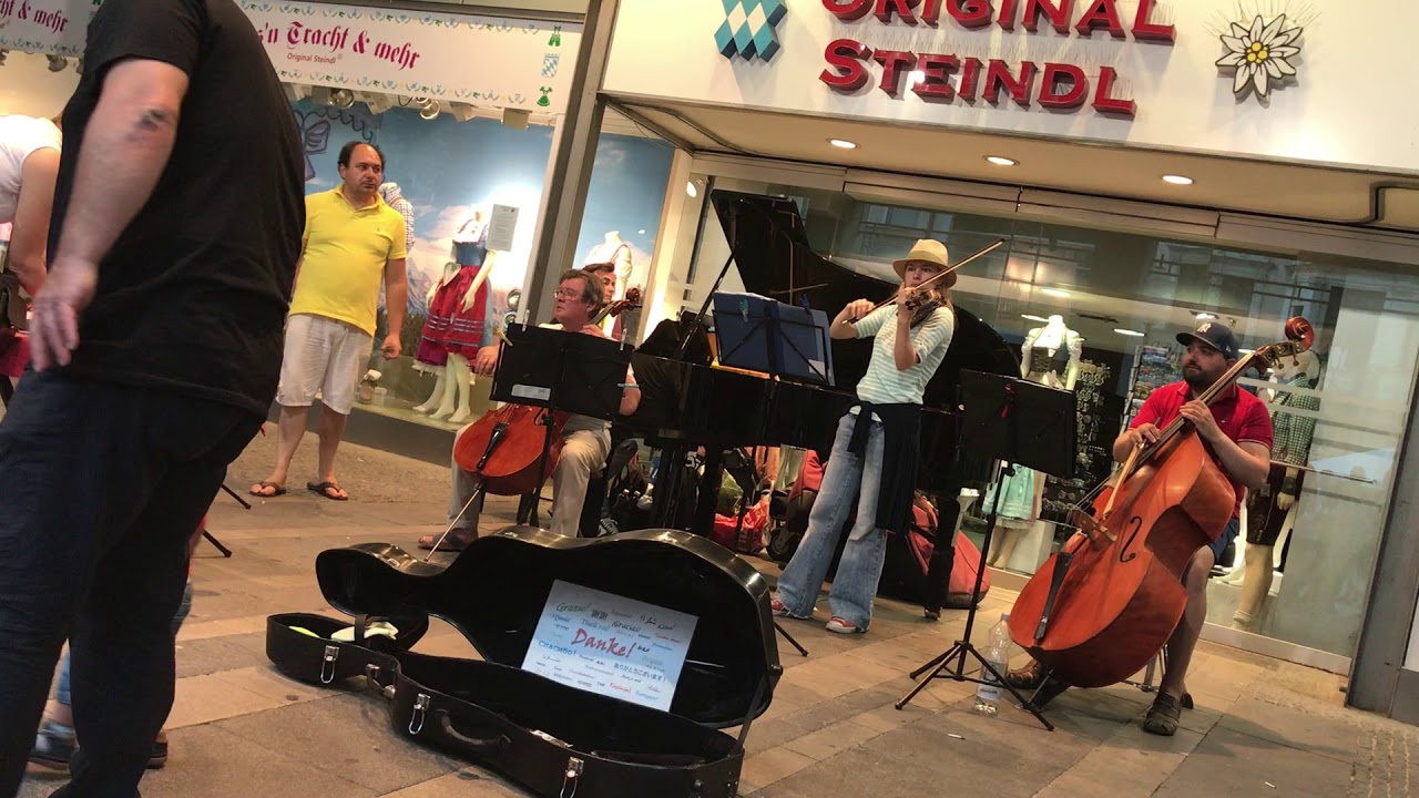 Classical music busking in Munich - YouTube