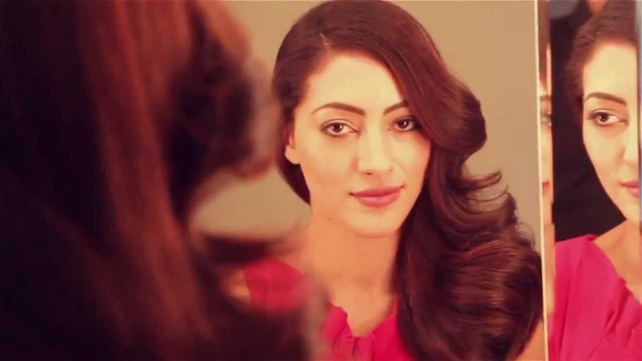 Sasha Bay Celebrity Hairstylist Presenting Hollywood Hair Style - YouTube