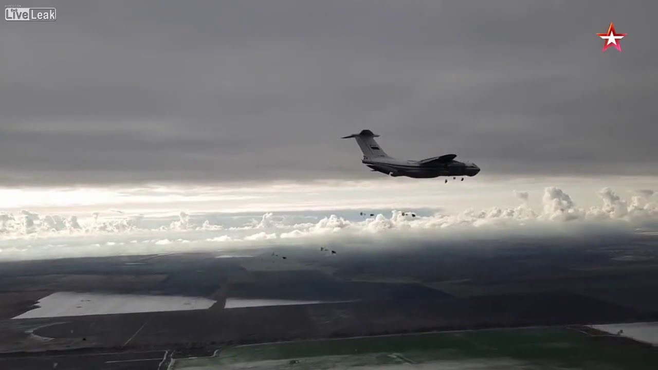 Russian VDV conducts a huge airdrop - YouTube