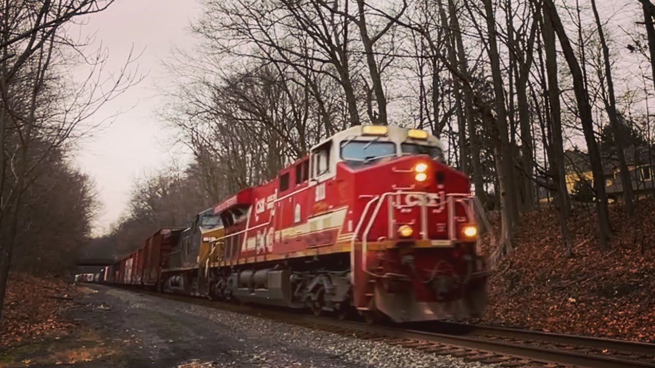 Csx 911 visits the river line going back north!! - YouTube