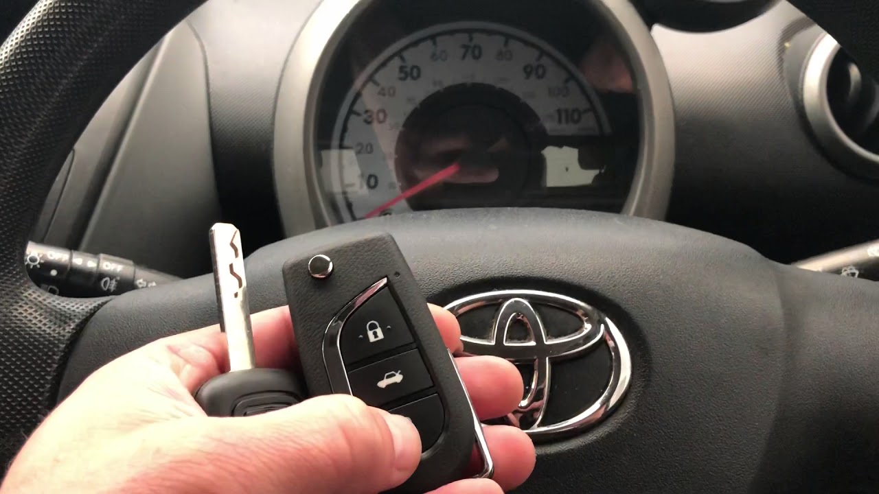 2007 Toyota Aygo remote key - YouTube
