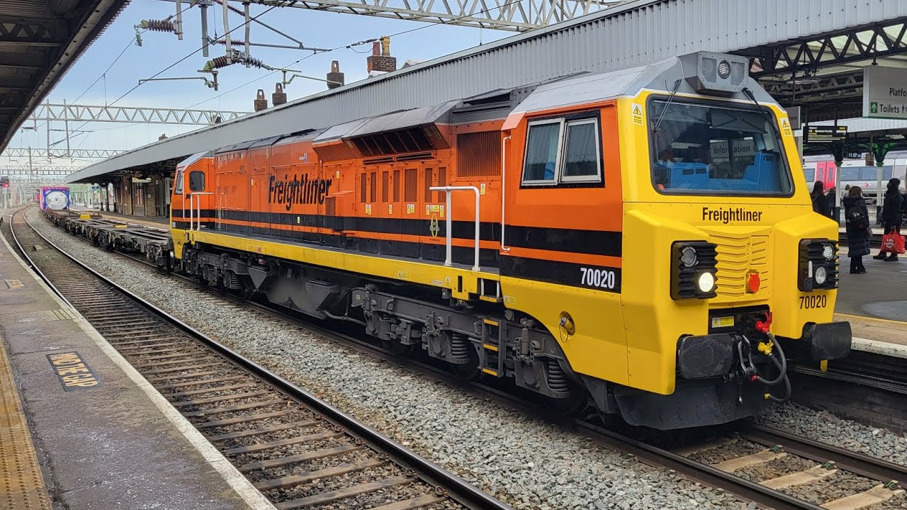 Class 70020 at Nuneaton 20/12/24 - YouTube